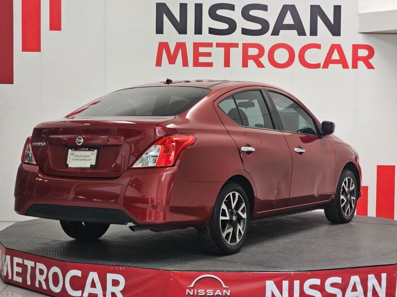 Seminuevos Gocar - Nissan-Versa-2018